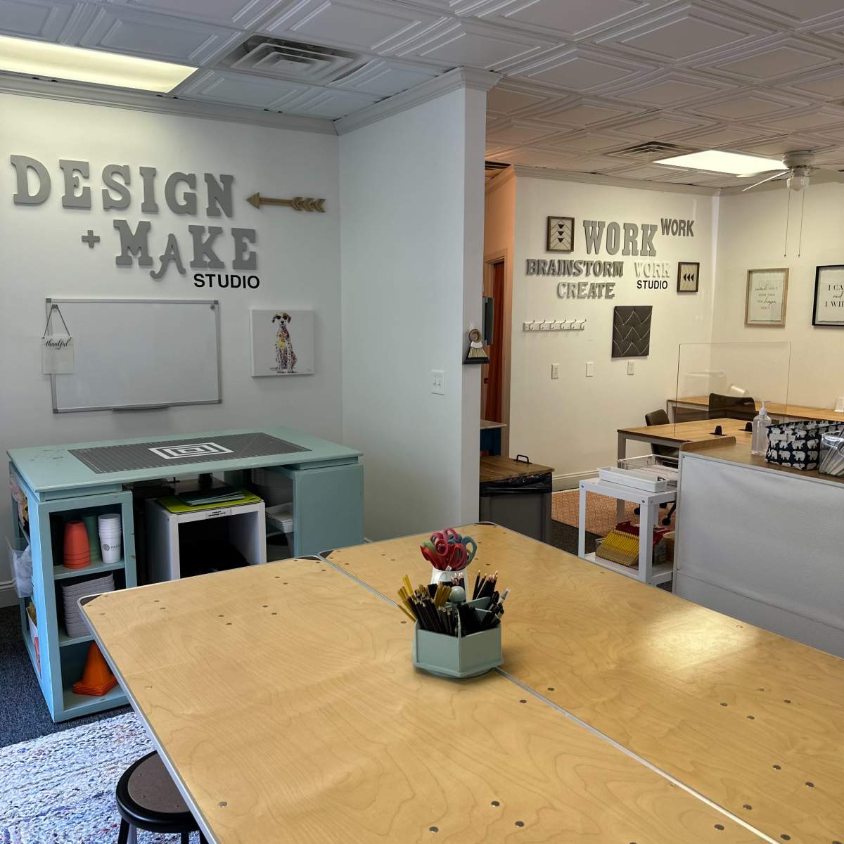 Parkway Art | Clean, Creative Studio / Lounge for Small Events with ...