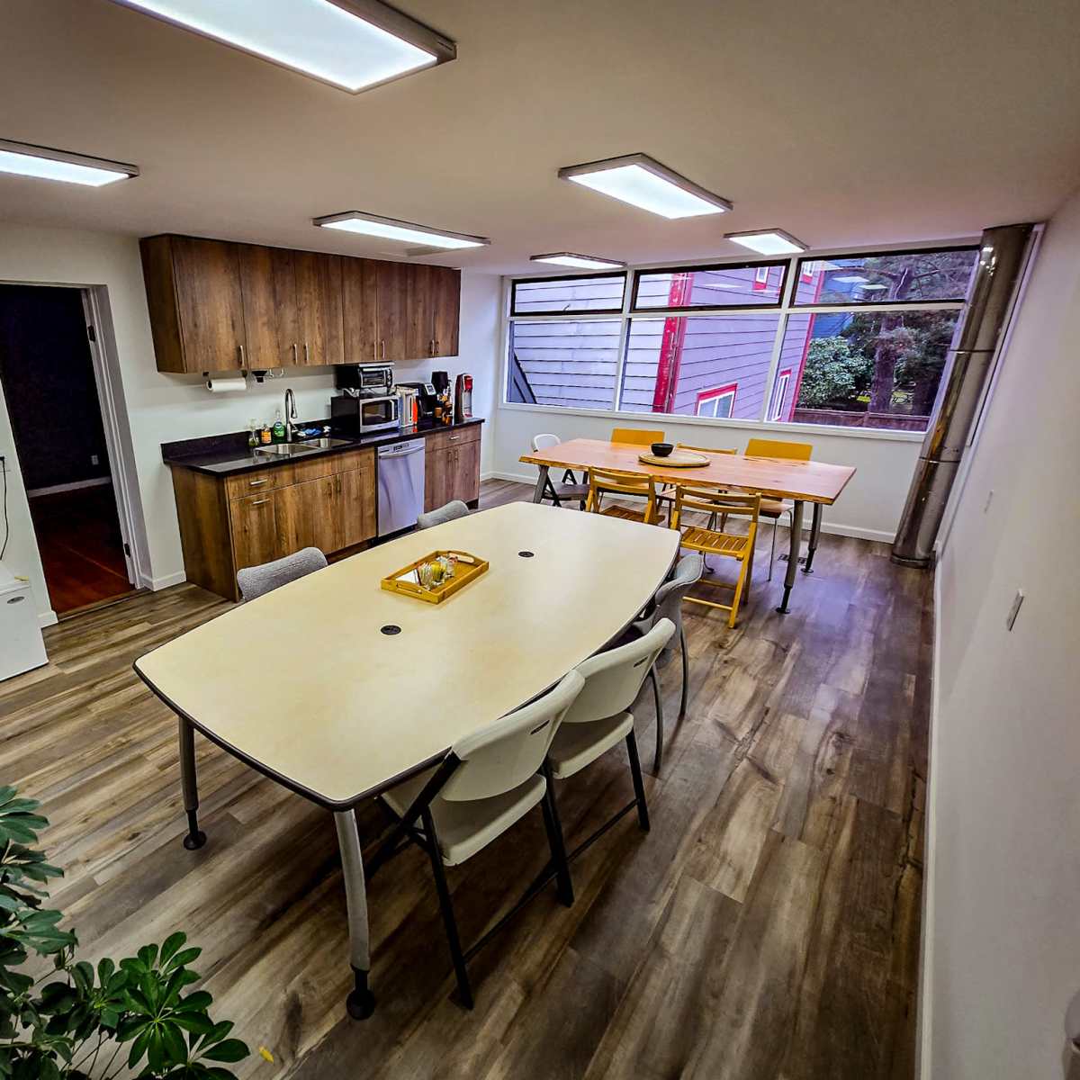 Stylish Private Office Space in the Heart of the City - Open with ...