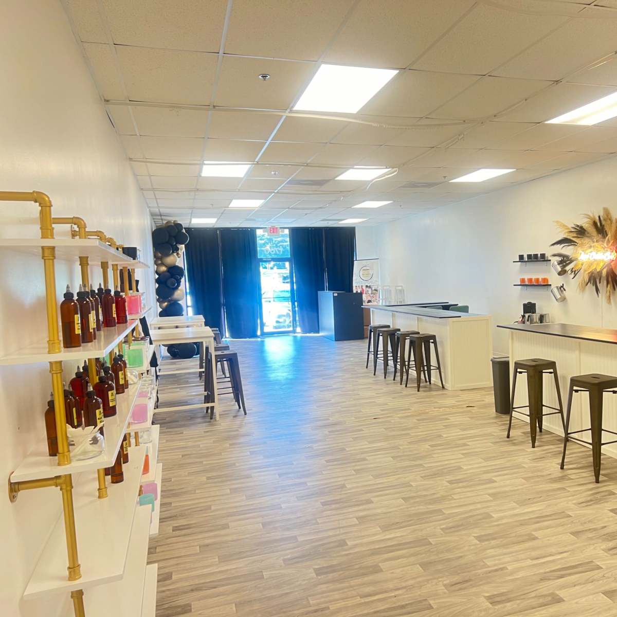 Craft Workshop Bar - perfume class, candle class, body butter class ...