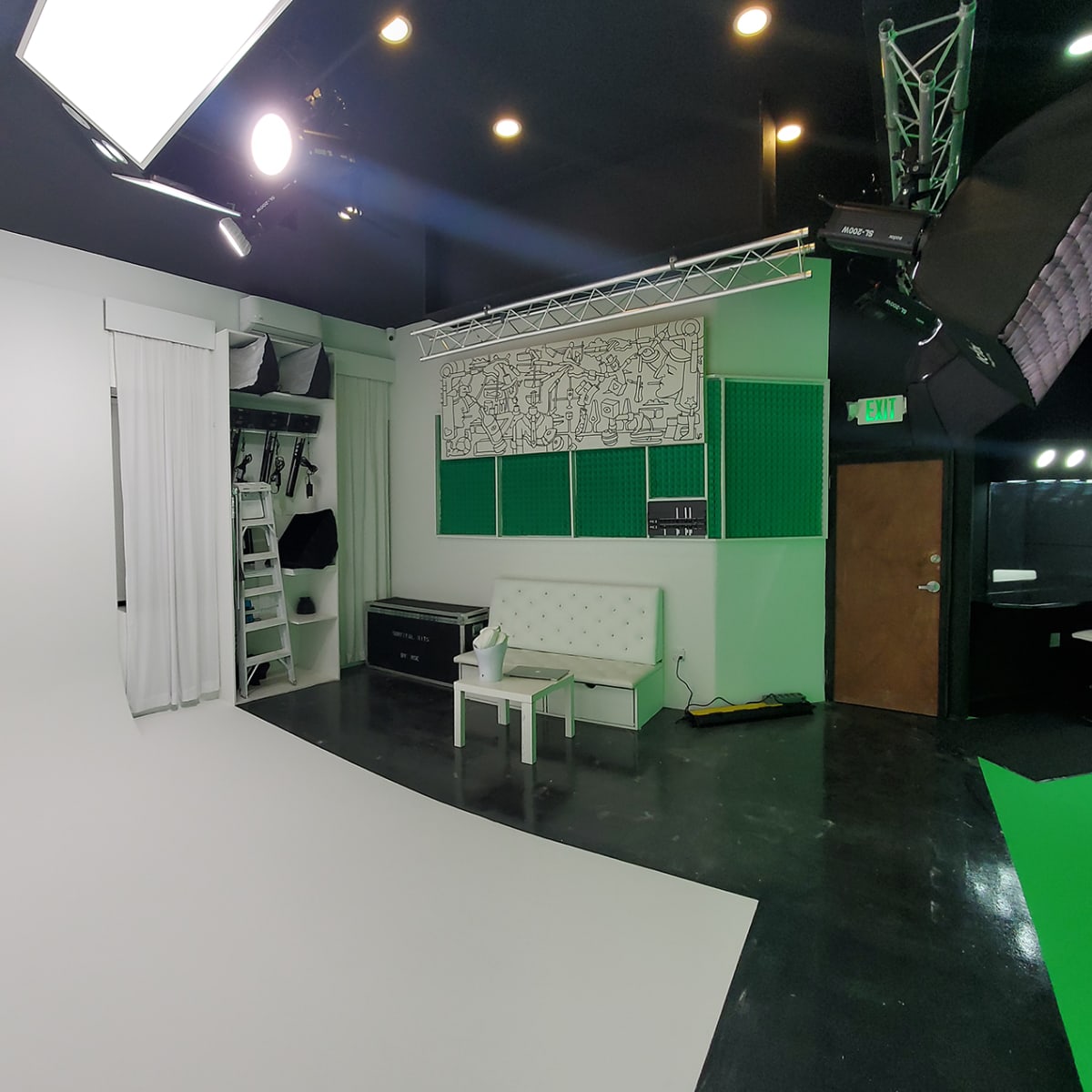 Green&White Studio | Green Screen and White CYC Studio in Bed-Stuy ...