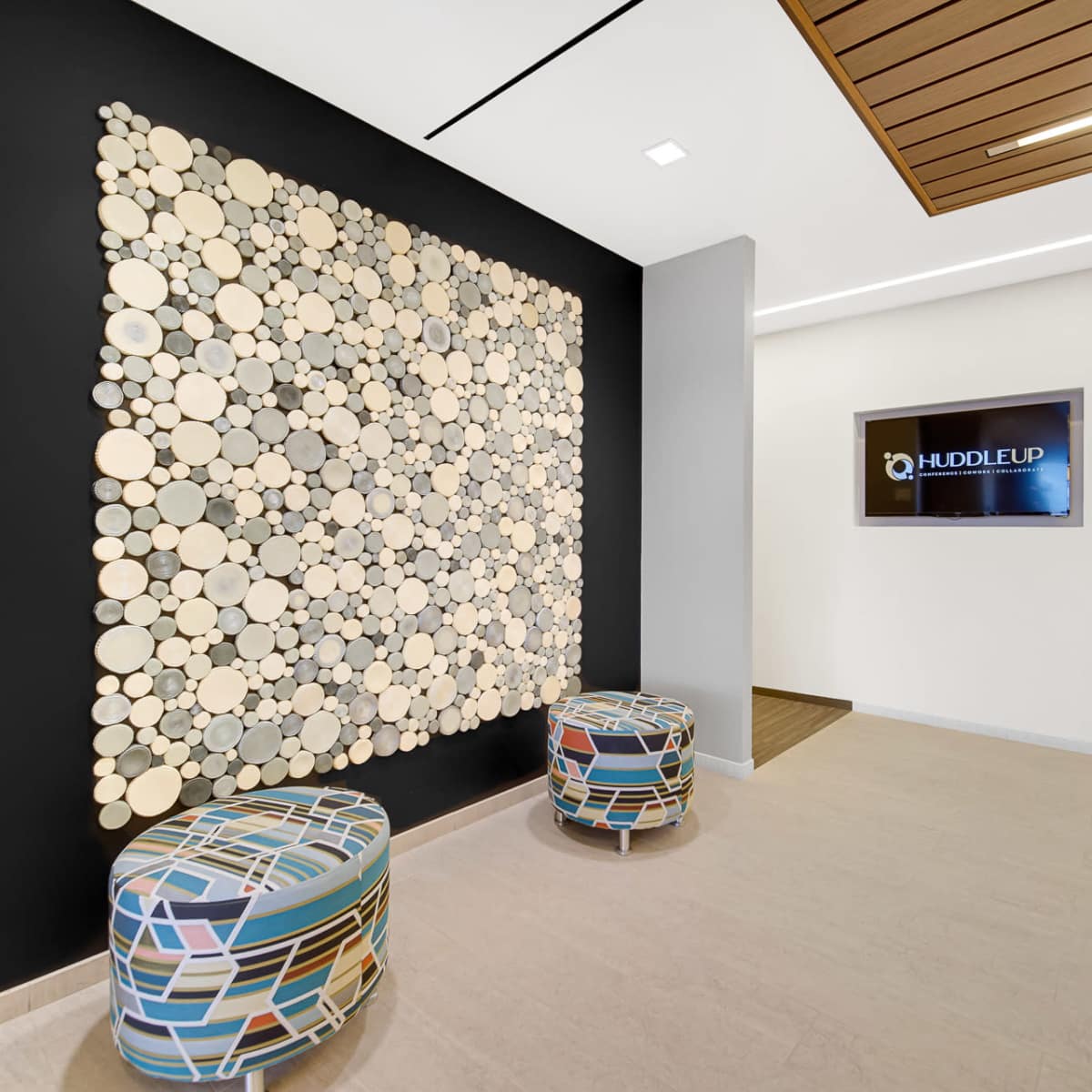 Suburban North Haven Focus Room with Whiteboard, Schaumburg, IL | Off ...