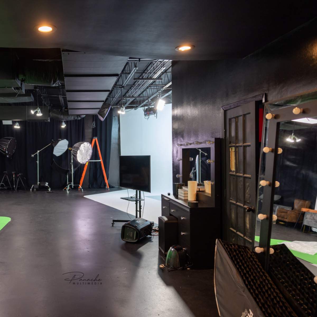 Urban Video and Photo Studio, Dallas, TX | Production | Peerspace
