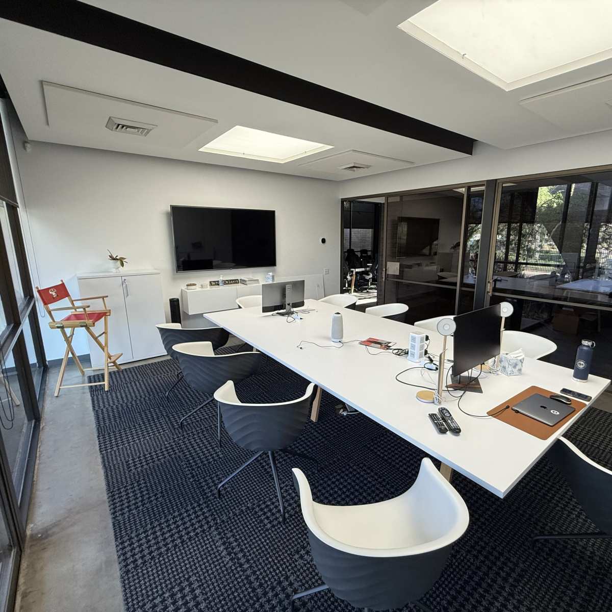 Spacious Modern Studio & Office with Versatile Filming Areas, Phoenix ...