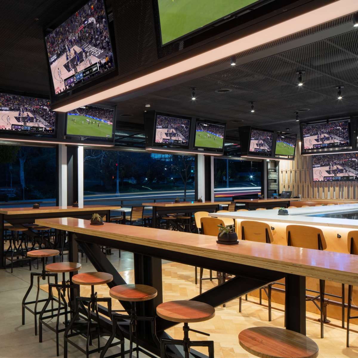 Modern Gastro Pub, Los Angeles, CA | Production | Peerspace