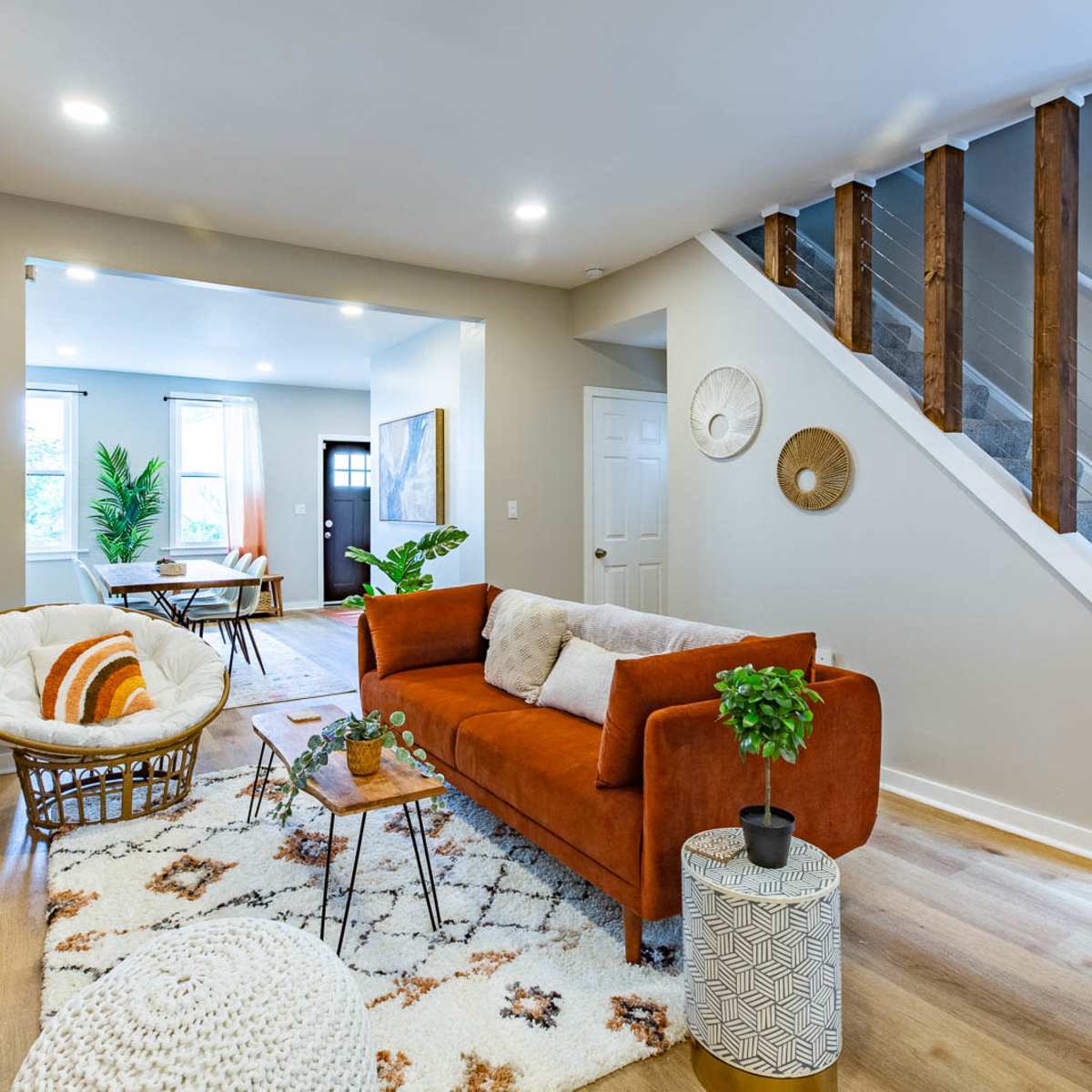 Sheek Boho Inspired Rowhouse w 2 King Beds / Large dining / Family ...