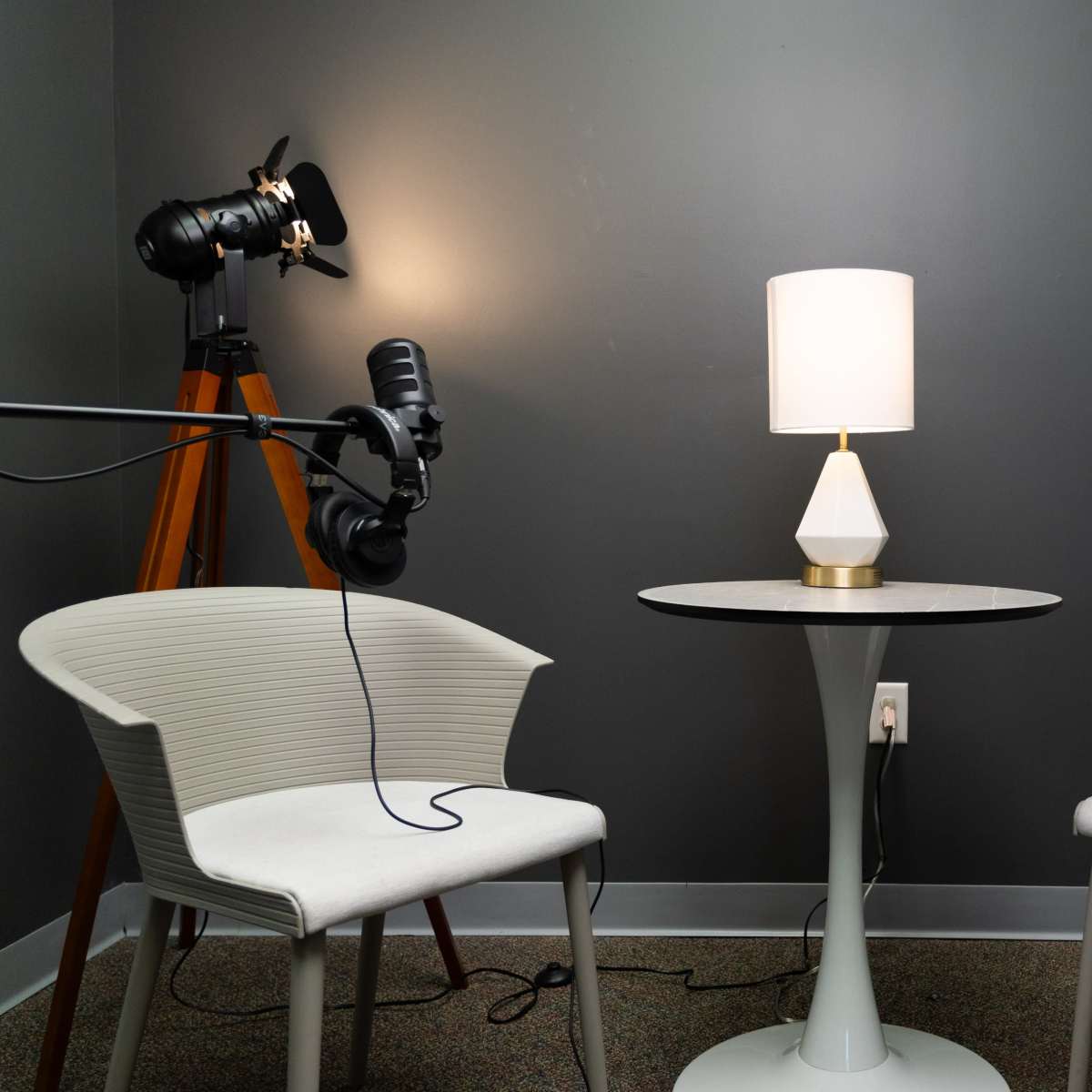 All-Inclusive Podcast Studio | 3 Cameras, Audio, Lighting | Modern ...