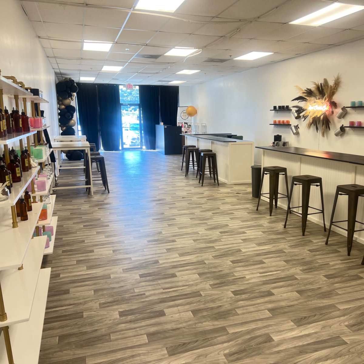 Craft Workshop Bar - perfume class, candle class, body butter class ...