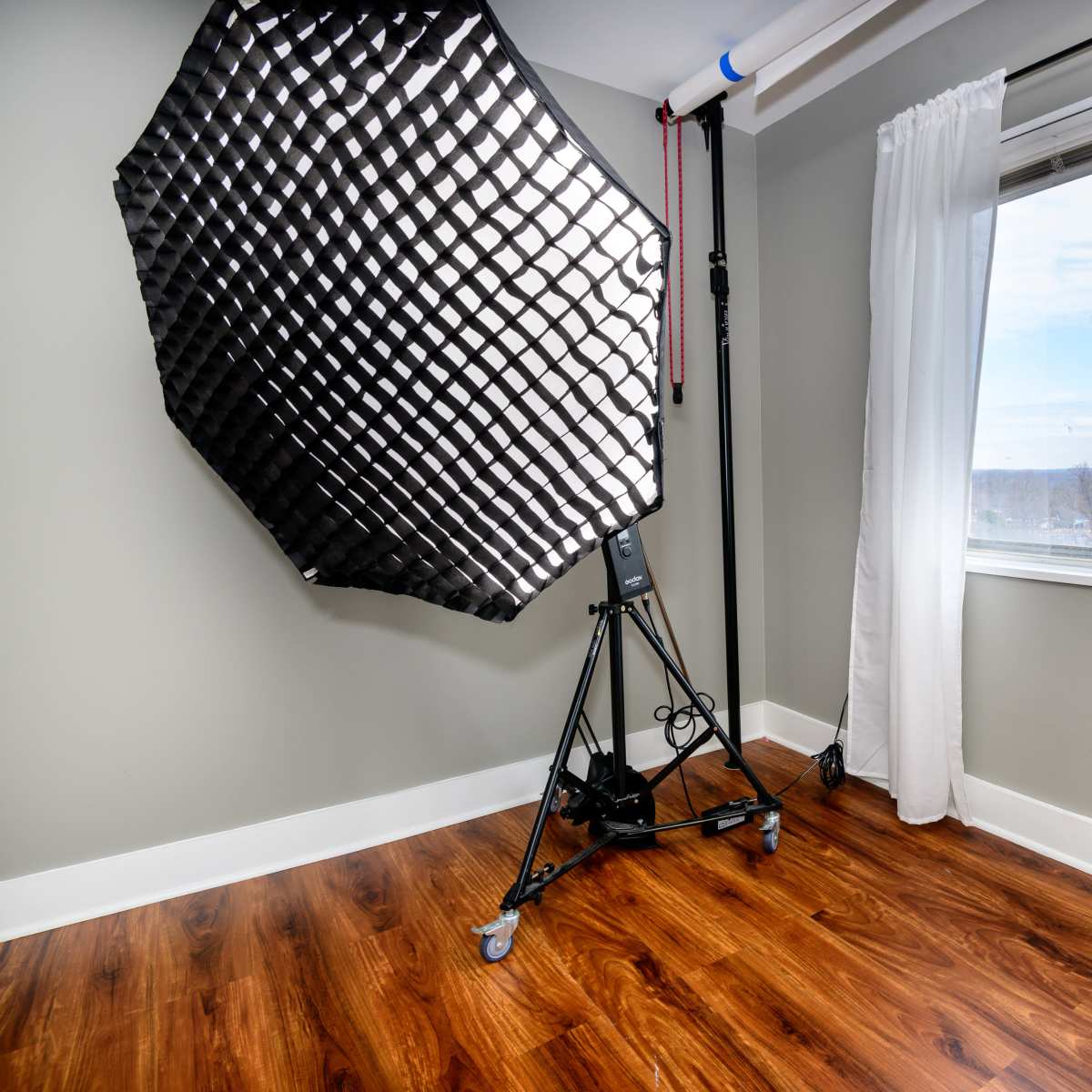 Modern Multimedia Studio, Fully equipped and Self Service, silver ...