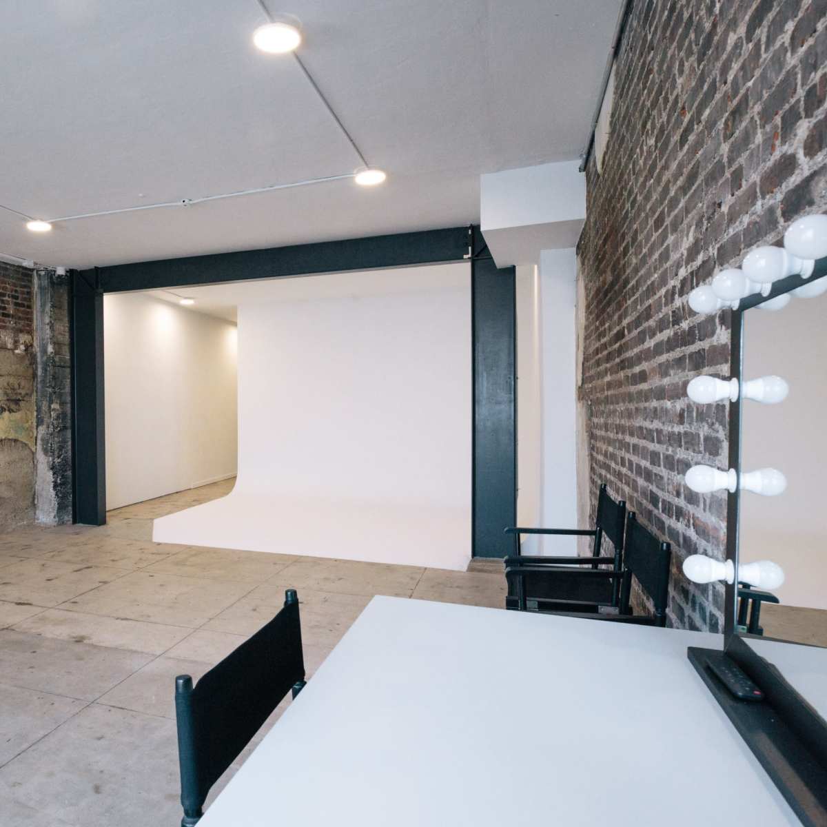 Echo Park, Los Angeles Photo Shoot Studio Location with Cyc Wall and ...