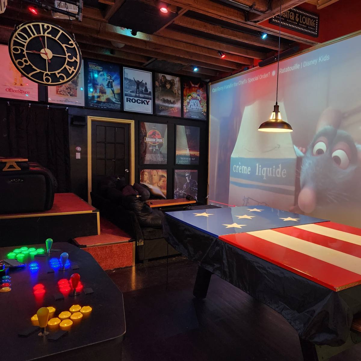 Theater, Entertainment, Retro Arcade, Billard, Ping pong, poker, Games ...