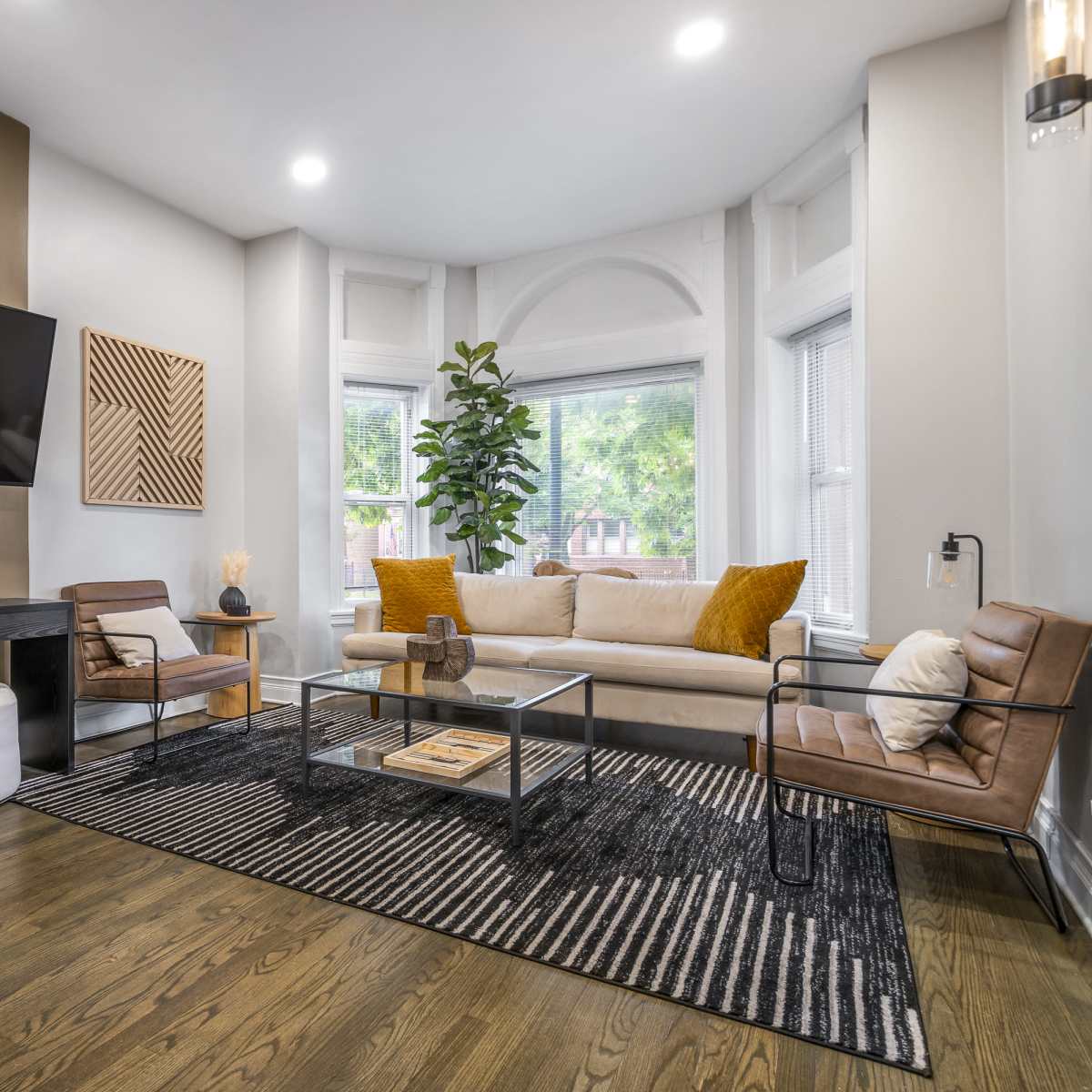 Lakeview Lux, Chicago, IL | Production | Peerspace