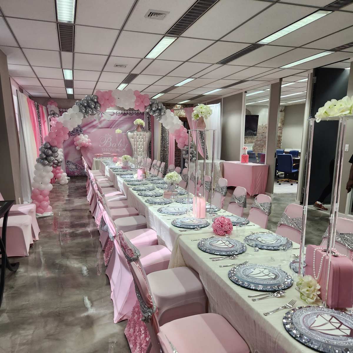 Riverview Event Space offers Contemporary Space Located on the Missouri ...