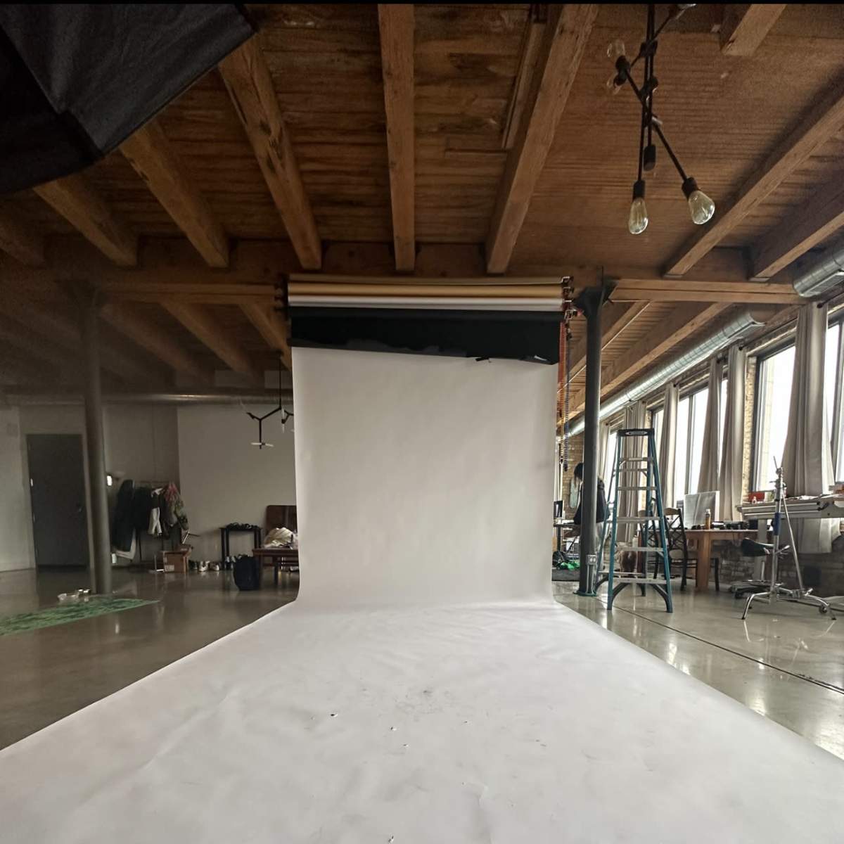 Ultra Modern Chicago Loft Photo Studio with Sunlight from Sunrise to ...