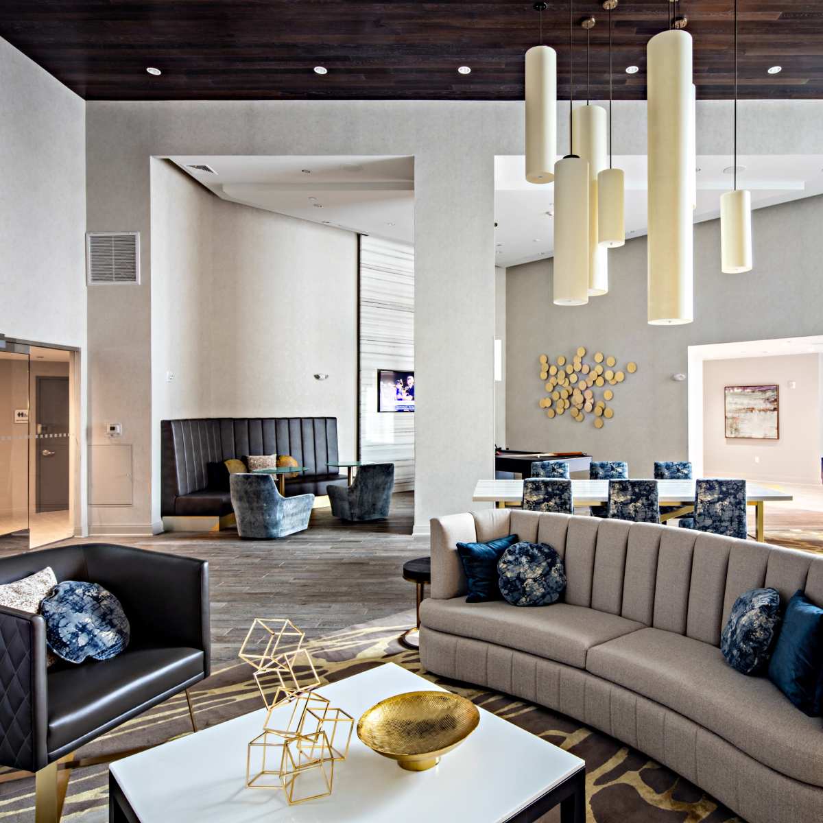 Open-Concept Modern Club Room with Spacious Kitchen, Great Neck, NY ...