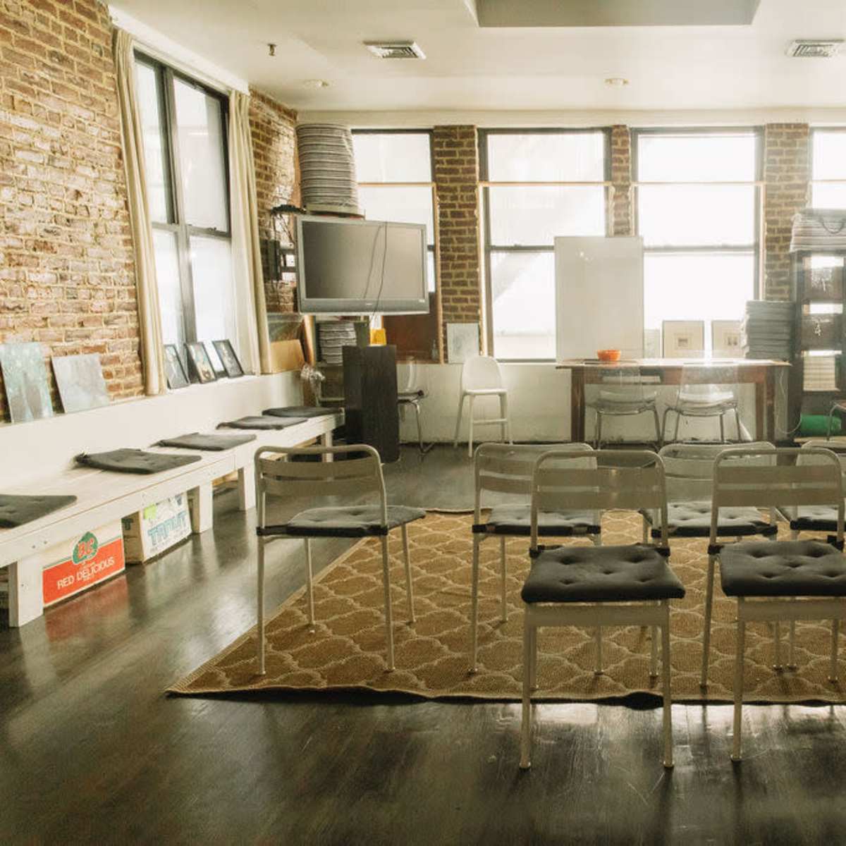 Roomy Loft Pre-War Brick Open Space Studio - Midtown, New York, NY ...