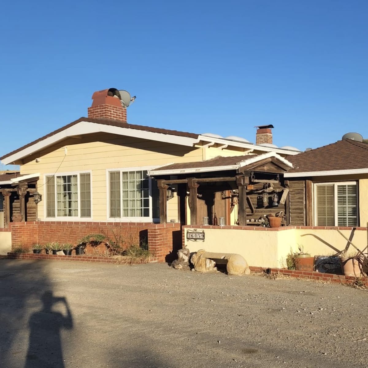 Ranch, Home Ranch, Wild Life, Empty Warehouse,Great for Horror filming ...