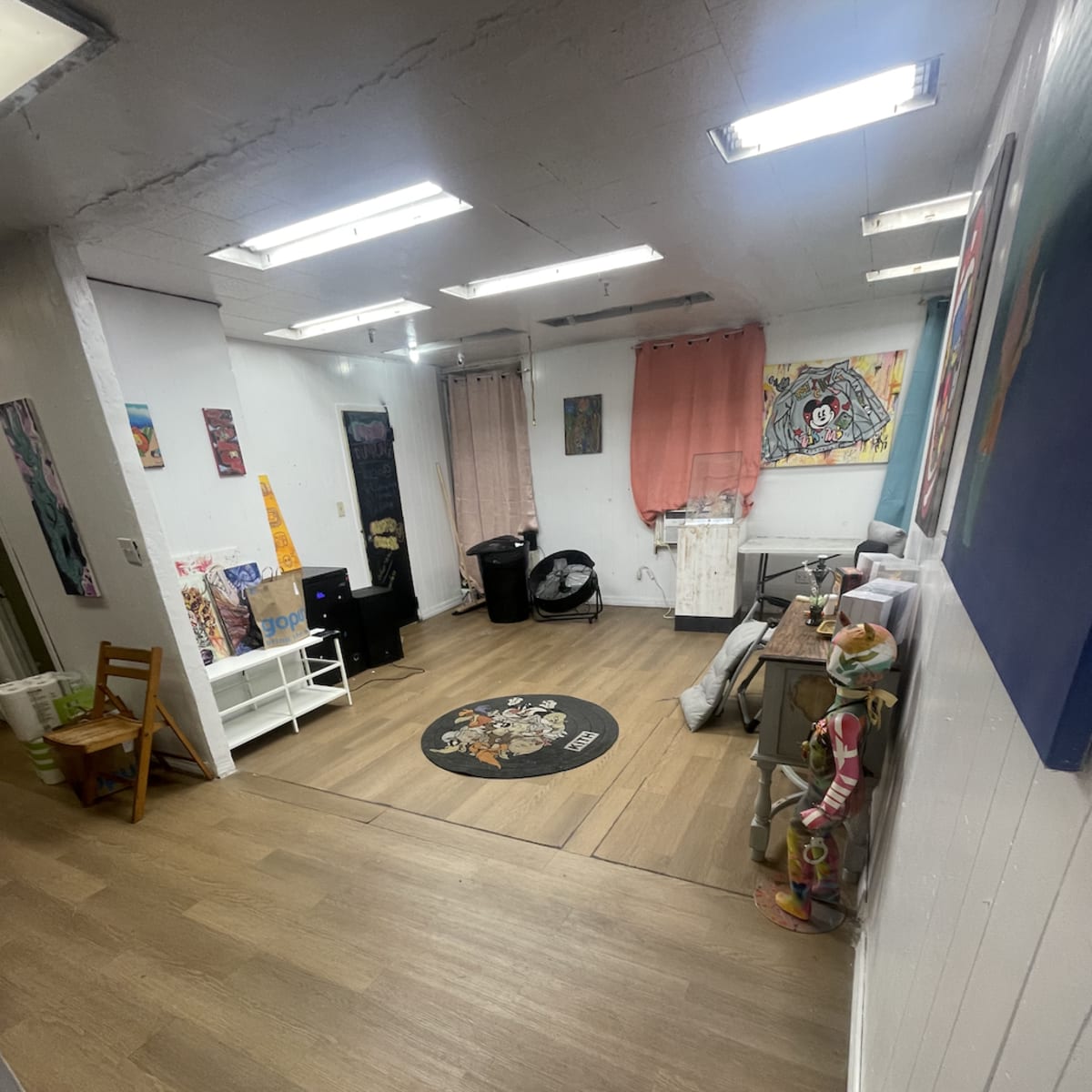 Bushwick Glass Art Gallery Loft, Brooklyn, NY | Off-Site | Peerspace