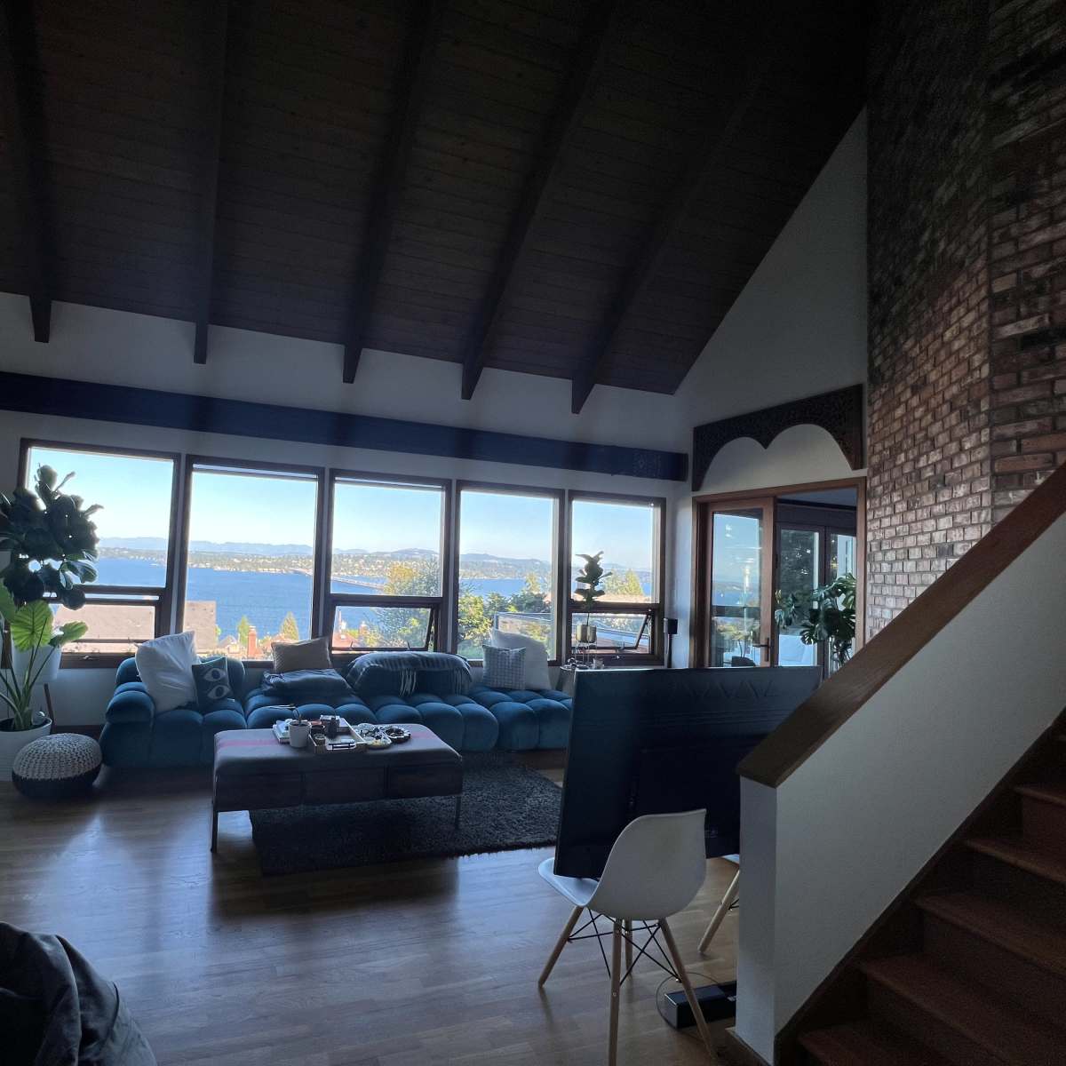 Expansive classic PNW-style home with 180-degree views of Lake ...