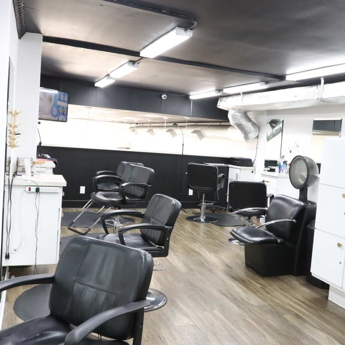 Elegant Hair Salon Mid Wilshire, Los Angeles, CA | Production | Peerspace