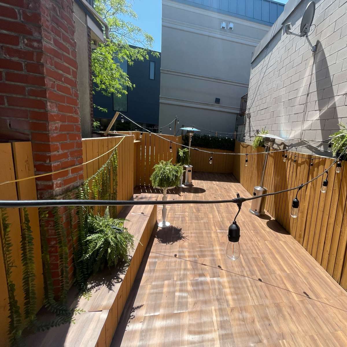 Downtown Outdoor Patio Event Space in Toronto, Toronto | Event | Peerspace