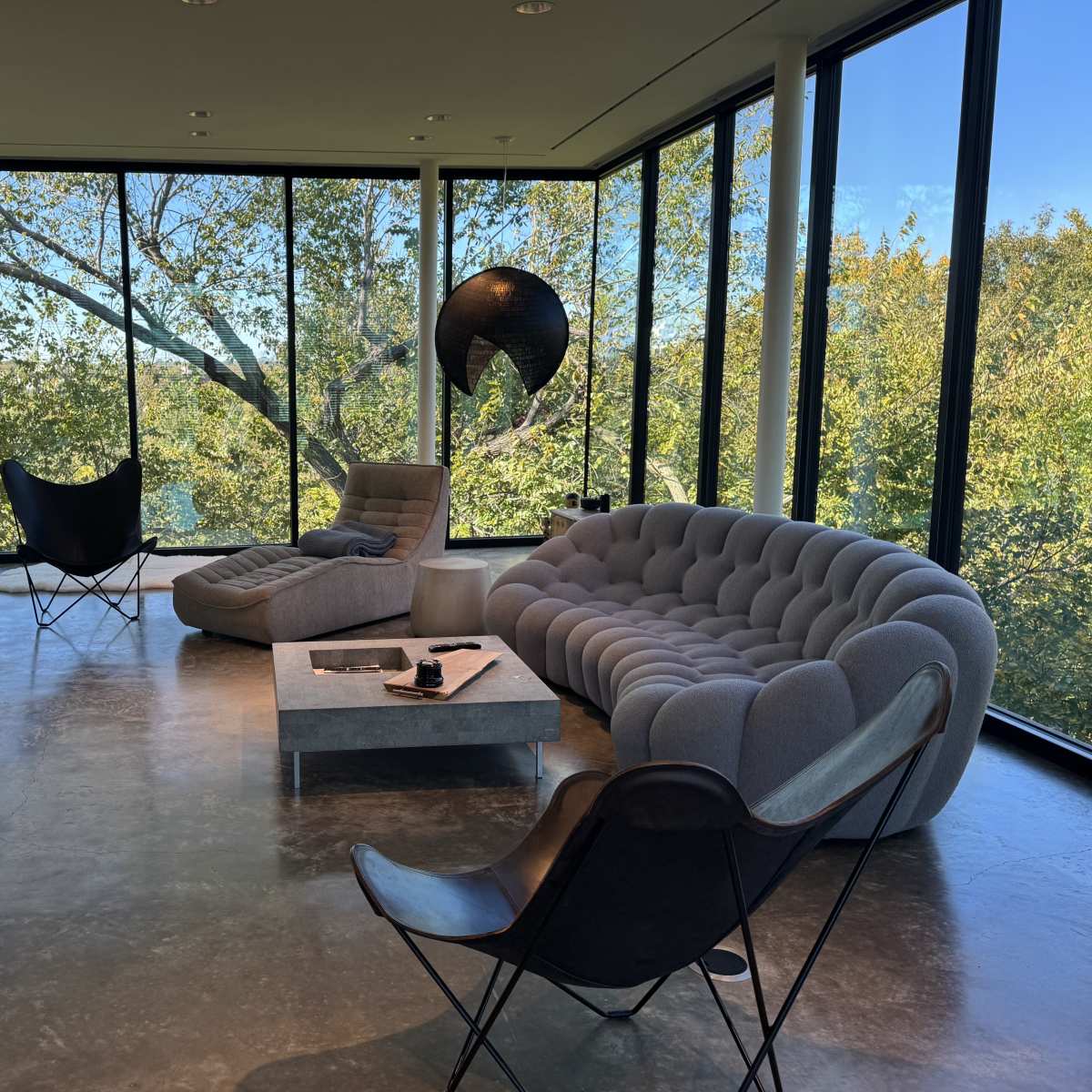 Unique modern mansion with high ceilings, Architectural Masterpiece ...