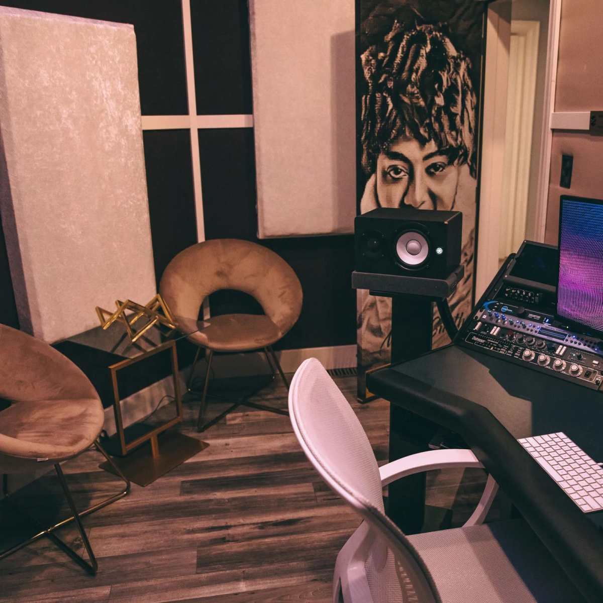 Vibey "Purple Haze" Recording Studio, Cincinnati, OH | Production | Peerspace