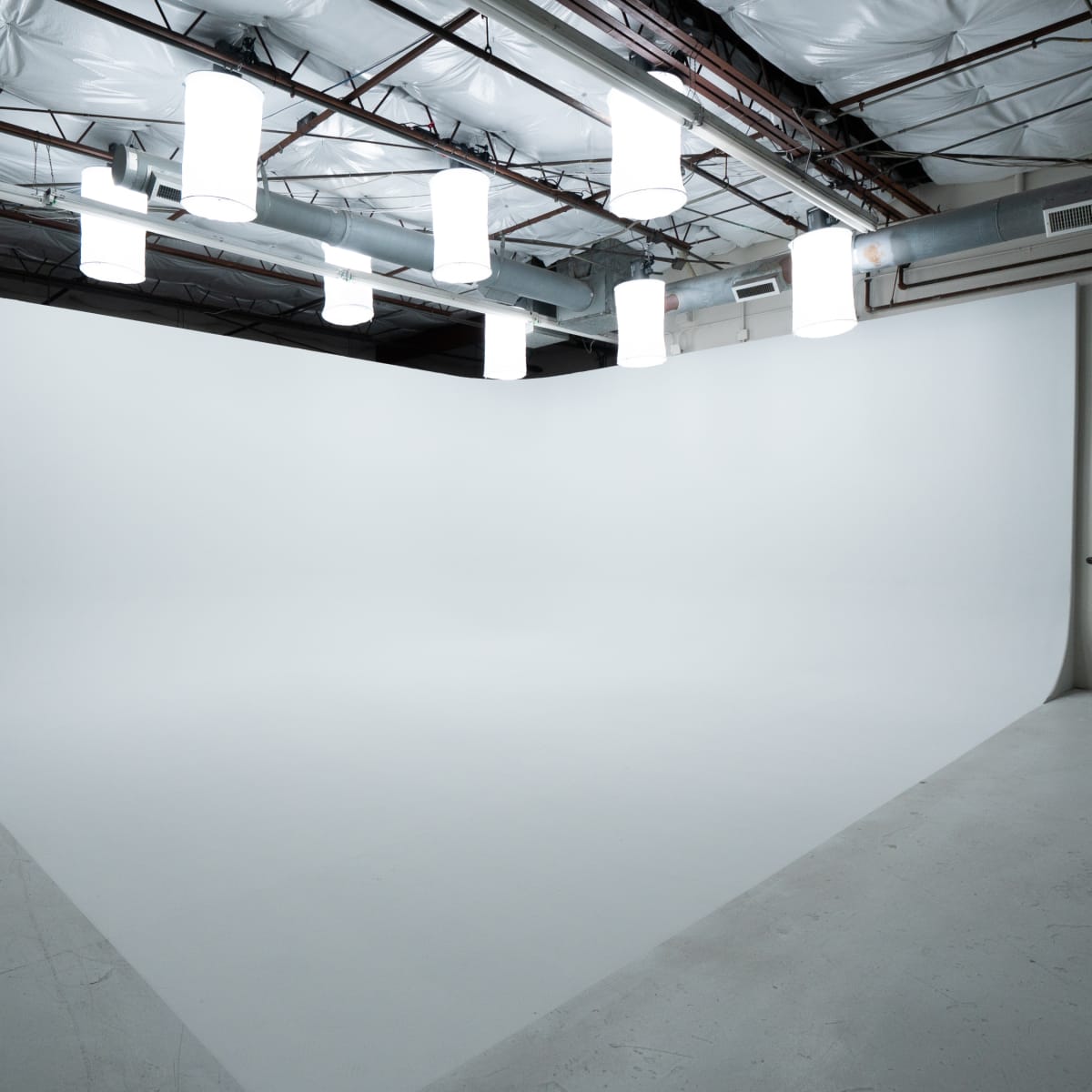 Pre-Lit White Cyc Wall Studio Space, Richardson, TX | Production ...