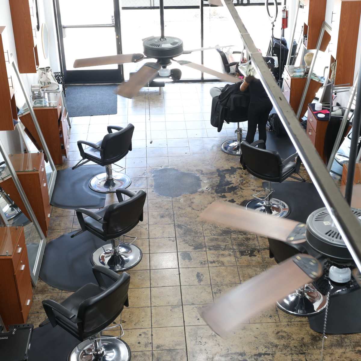 Trendy Hair Salon in Mid Wilshire, Los Angeles, CA | Production | Peerspace