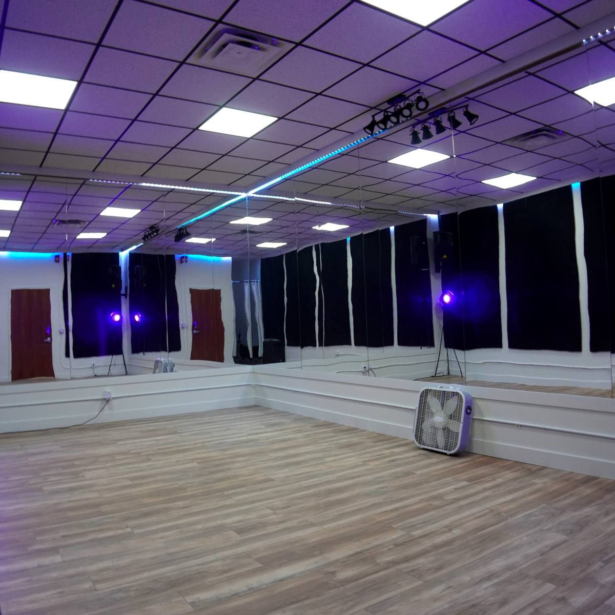 Downtown Rehearsal Dance Studio with a Changing Room, Hamilton ...