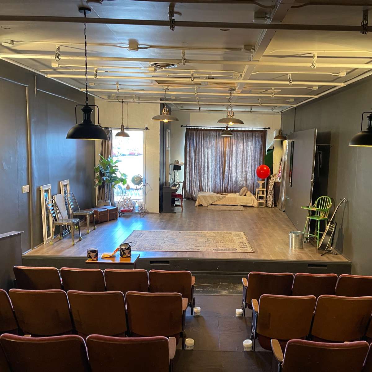 Elegant and Affordable Theater for Film/Photo Shoots/Teaching and ...