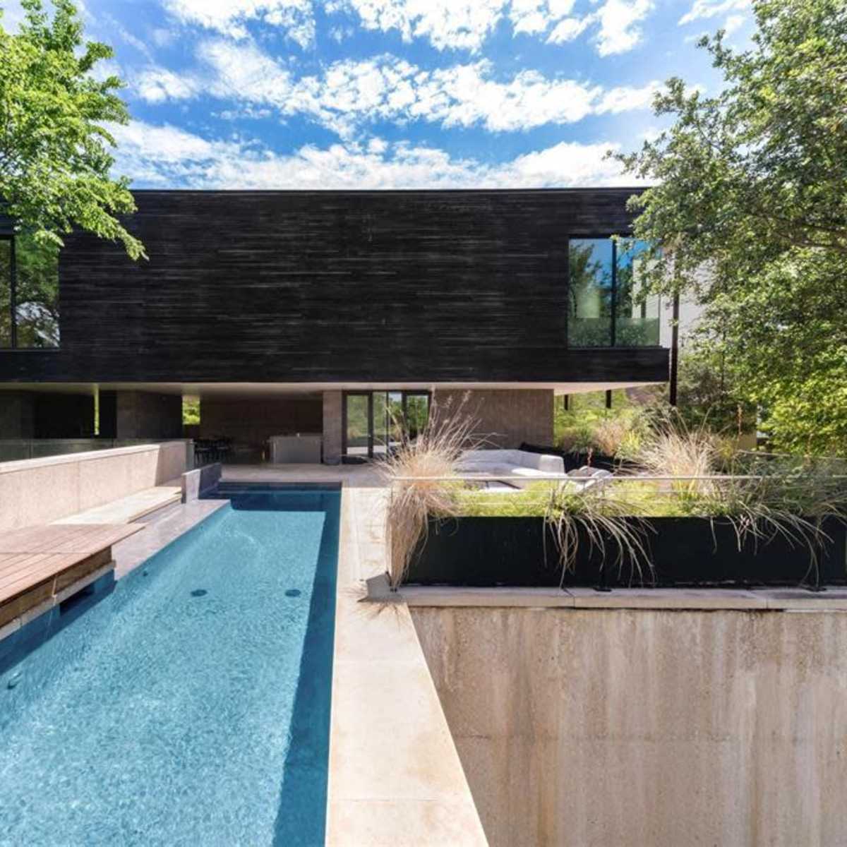 Unique modern mansion with high ceilings, Architectural Masterpiece ...