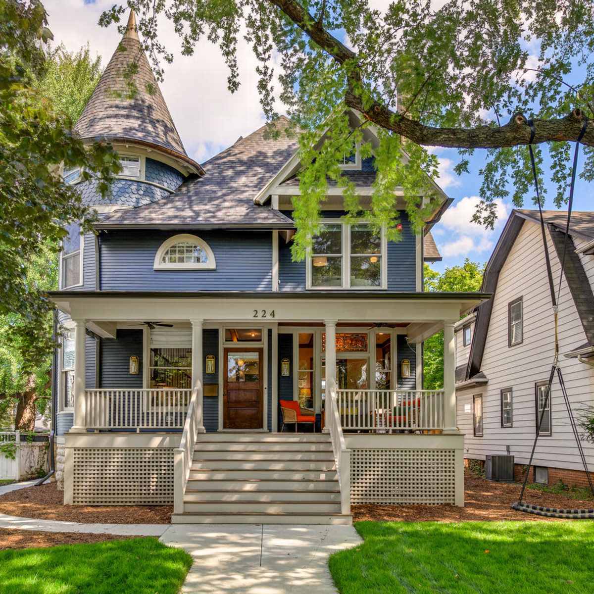 Renovated Historic Oak Park Home, OAK PARK, IL | Production | Peerspace