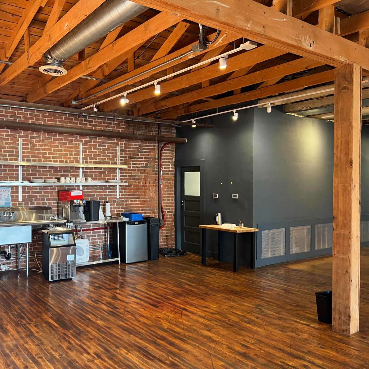 Industrial Warehouse / Loft with Plenty of Unique Textures and Ample ...