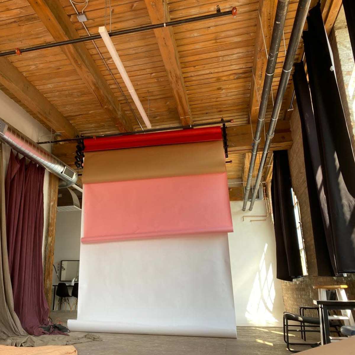 Sunny Cyclorama + Backdrops - EQ included, Chicago, IL | Production | Peerspace