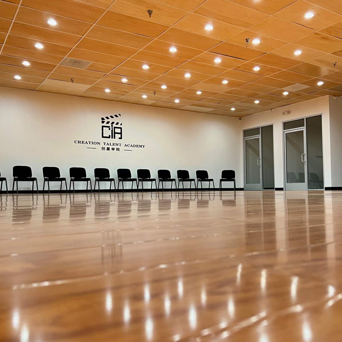 Private elegant Dance floor, acting studio, private rehearsal space ...