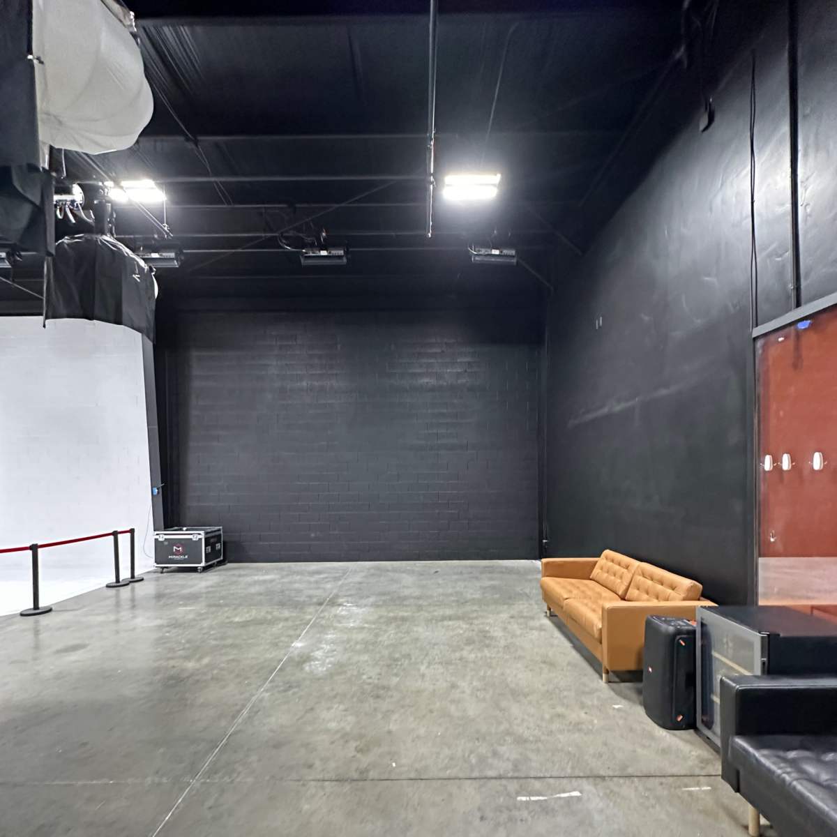 Modern Studio Space with LED Wall, Cyc Wall, and Paper backdrop’s ...