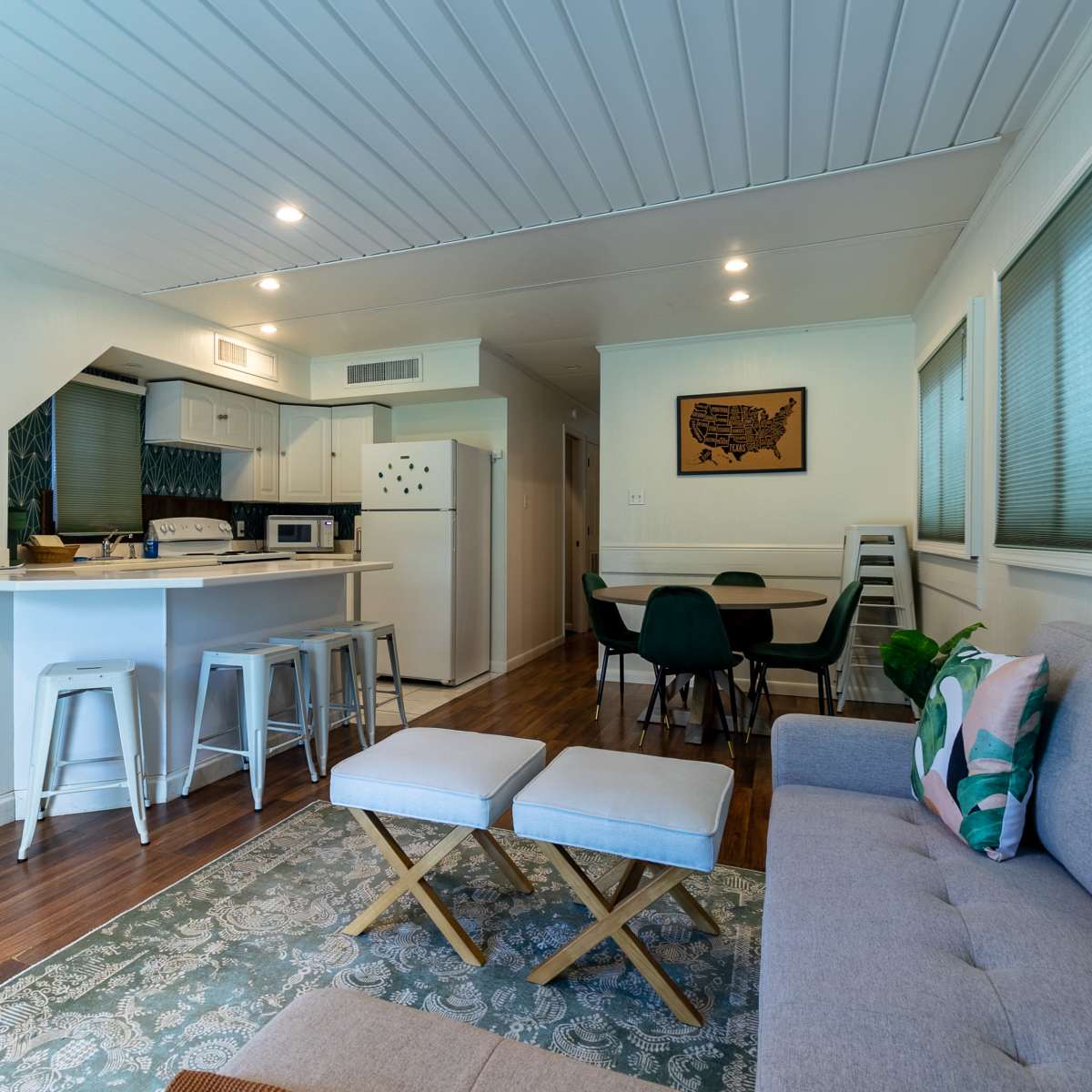 Houseboat on the Bayou In Louisiana Southern Cajun Experience with hot ...