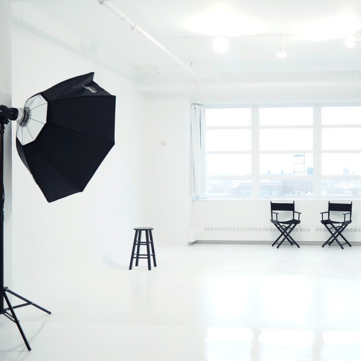 Elegant Daylight Studio Downtown Brooklyn | CYC Wall | Profoto Equip ...