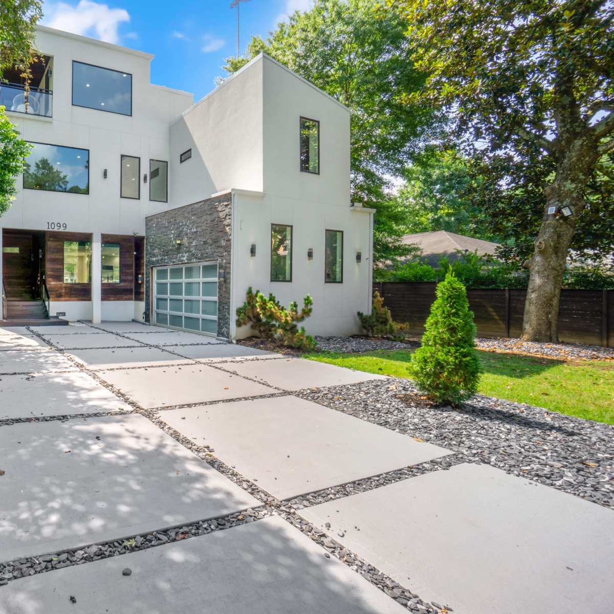 Modern contemporary Home 10 minutes from Lennox and Midtown ATL ...
