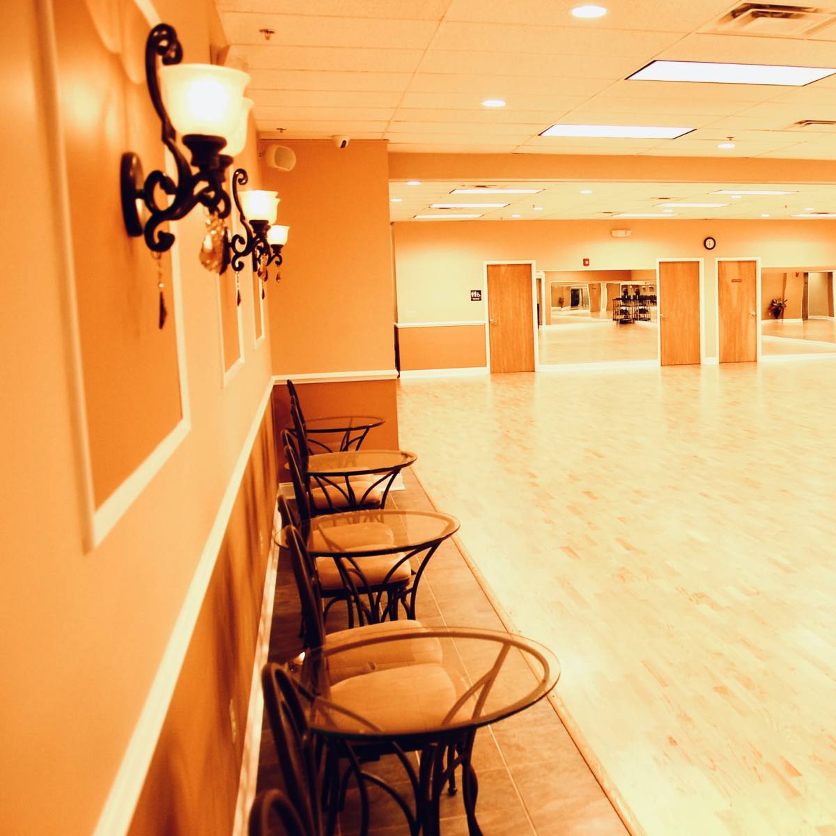 Spacious Open Space Studio filled with Elegance, Huntingdon Valley, PA ...