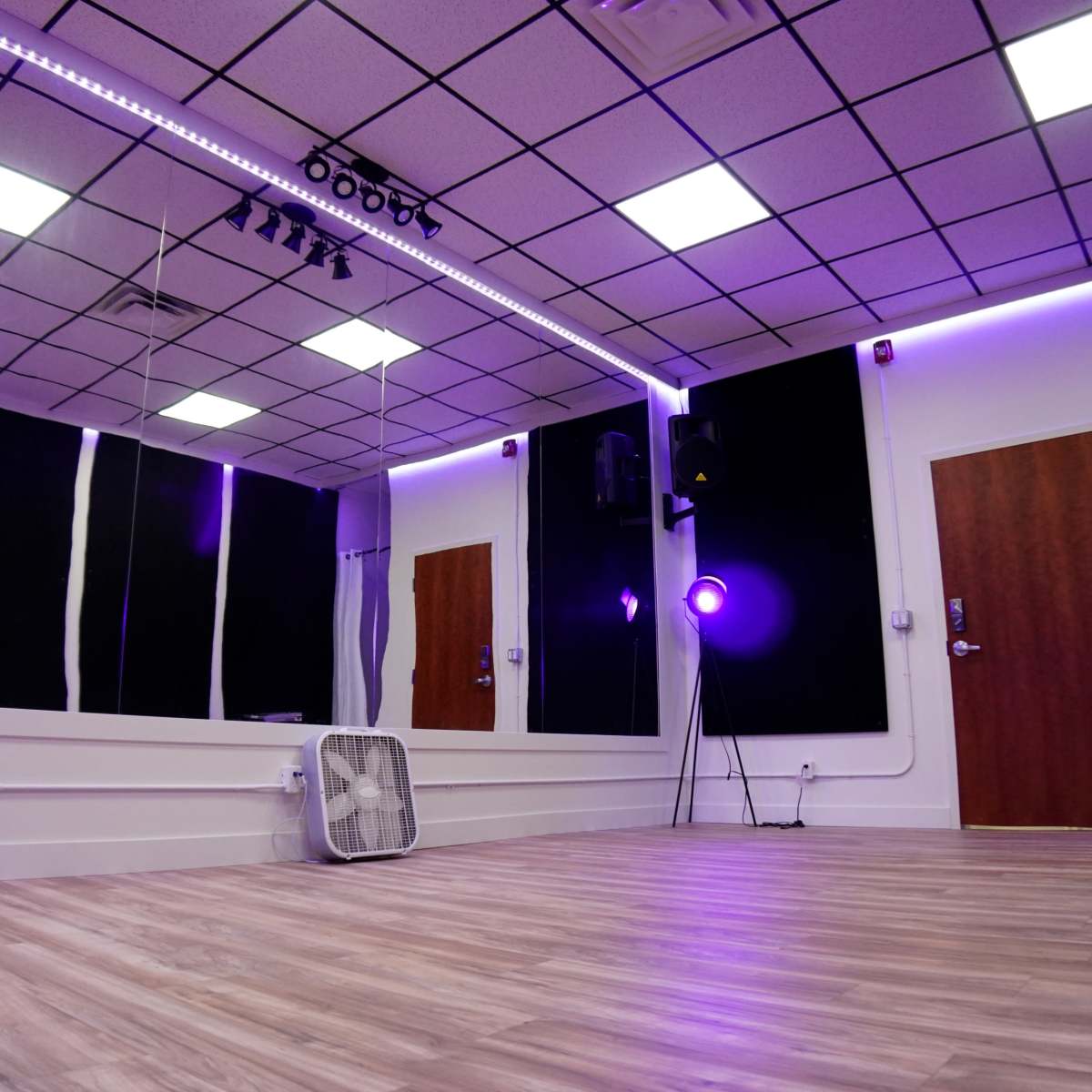 Downtown Rehearsal Dance Studio with a Changing Room, Hamilton ...