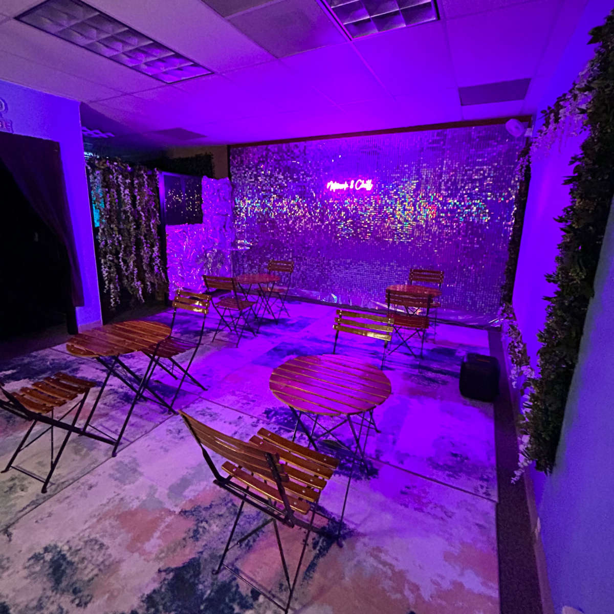 Los Angeles Vibrant 3 Room Office Suite w/ Mini Lounge & Mini Beer ...