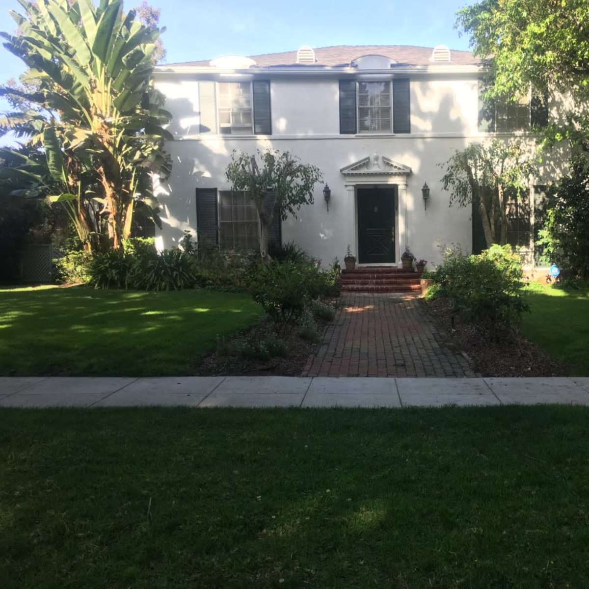 Classic Beverly Hills 90210 house with lush backyard and pool., Beverly ...