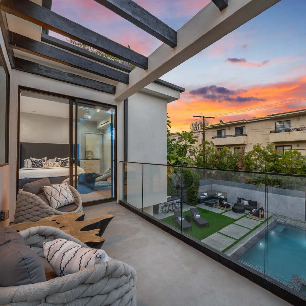 Luxurious Oak Hills Estate w/ Stunning Interior Design & Rooftop Lounge ...