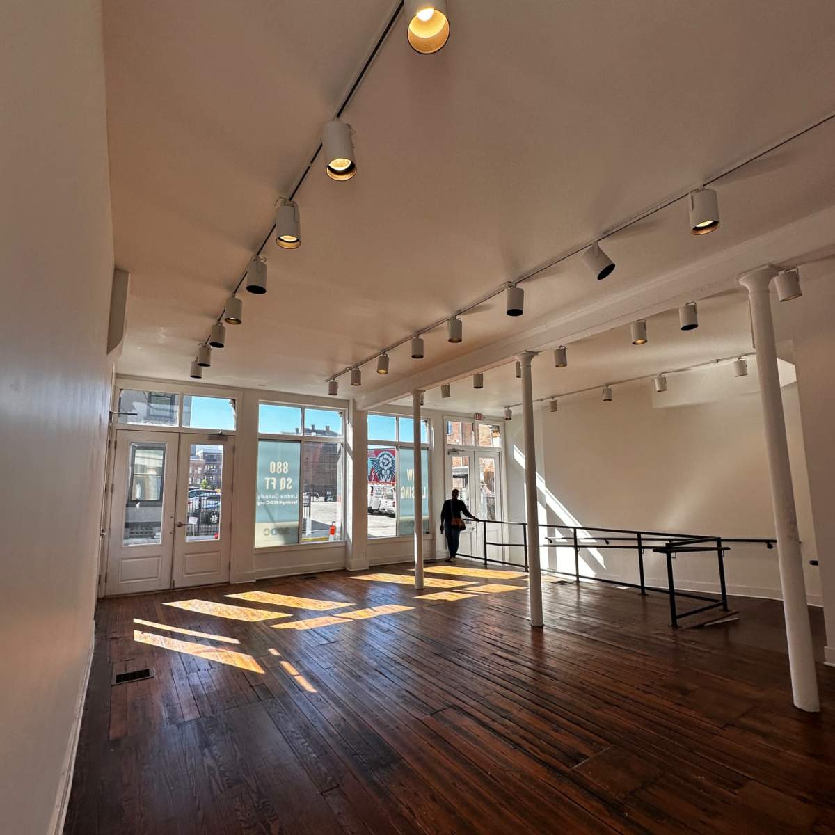 Studio Eleven Downtown Natural Light Modern Studio, Cincinnati, OH ...