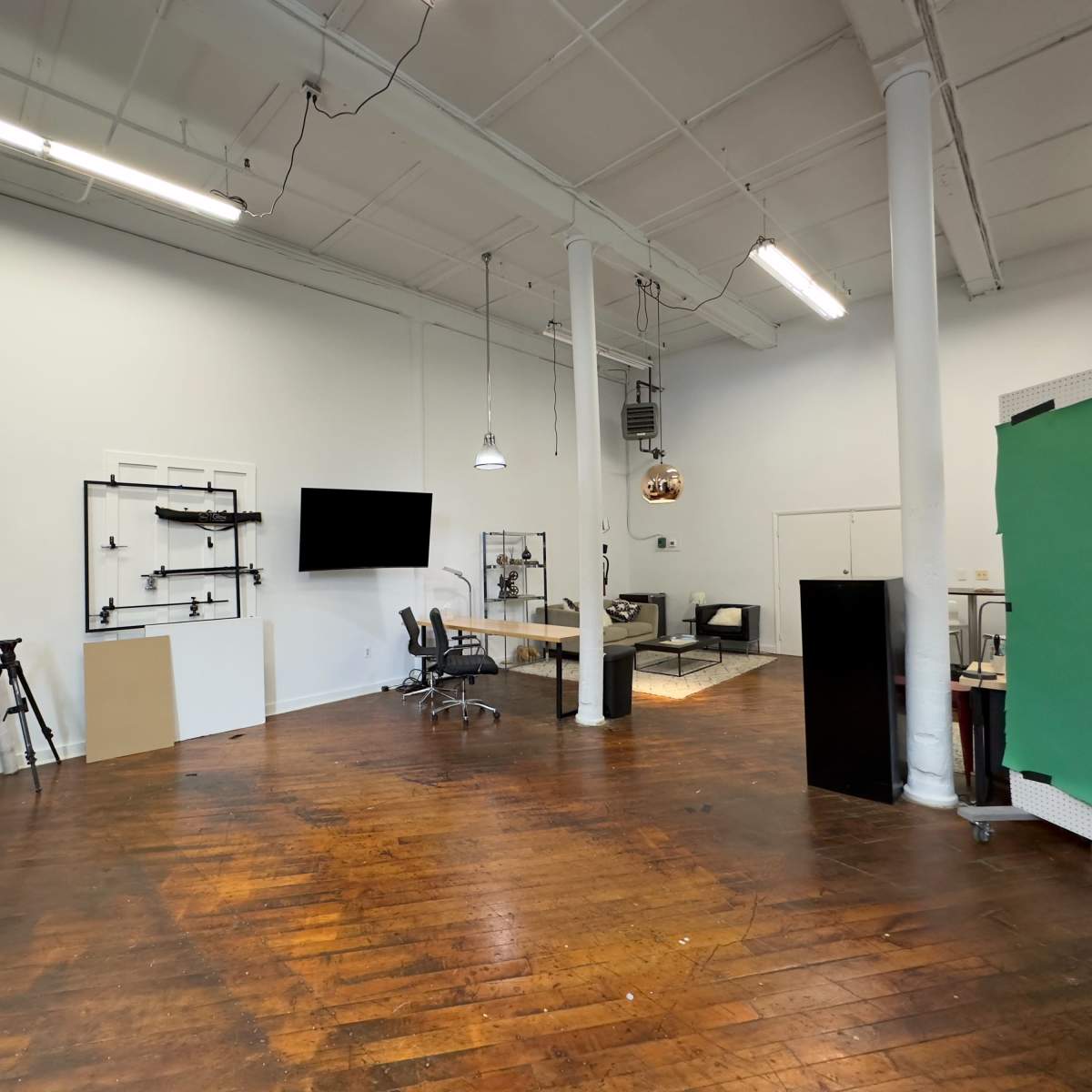 Urban Waverly Studio, Baltimore, MD | Production | Peerspace