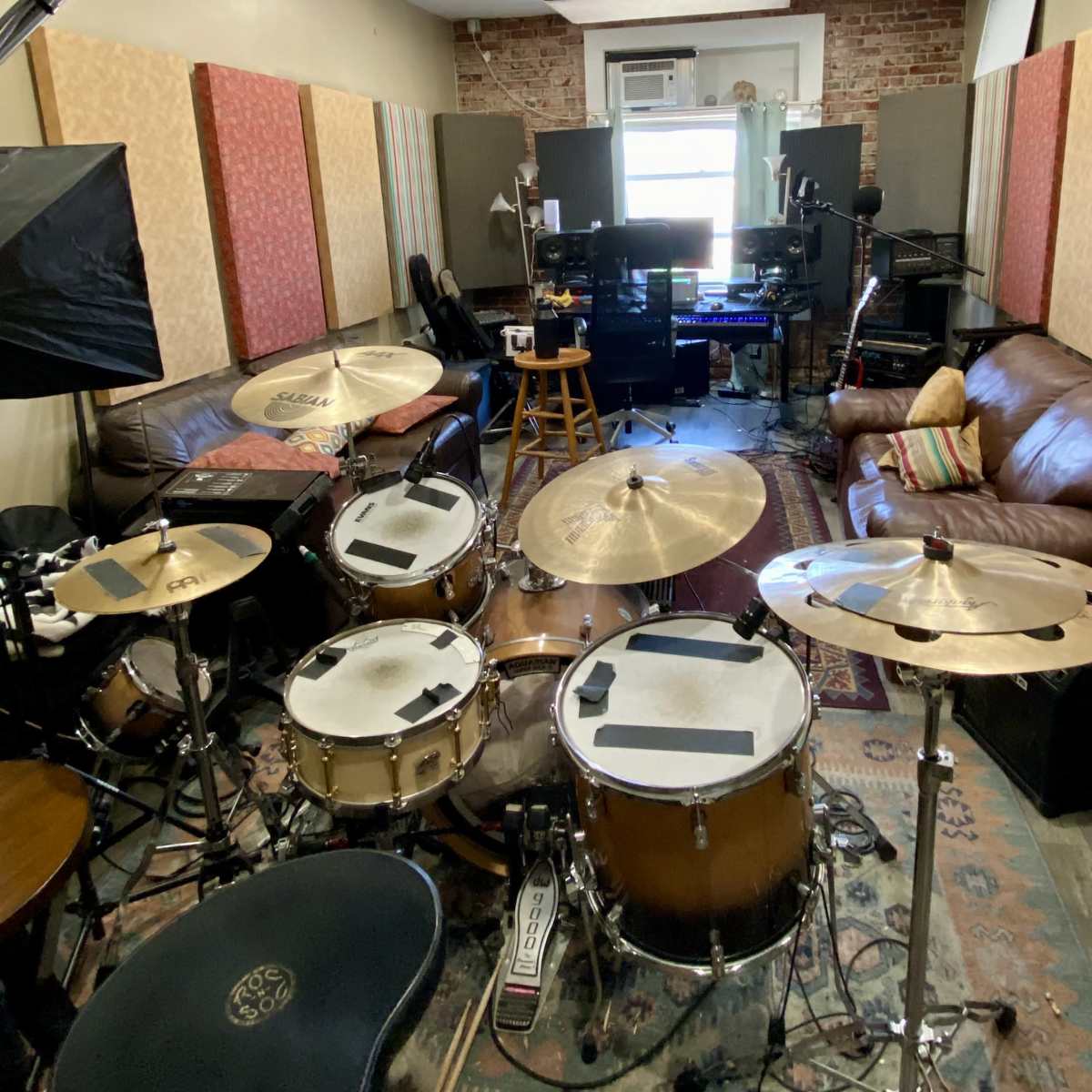 Urban Intimate Music Studio, Los Angeles, CA | Production | Peerspace