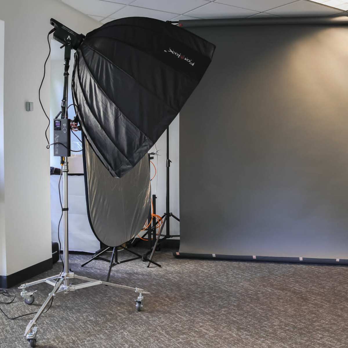 Daylight Podcast & Creative Office Space with Photo Wall and Downtown ...