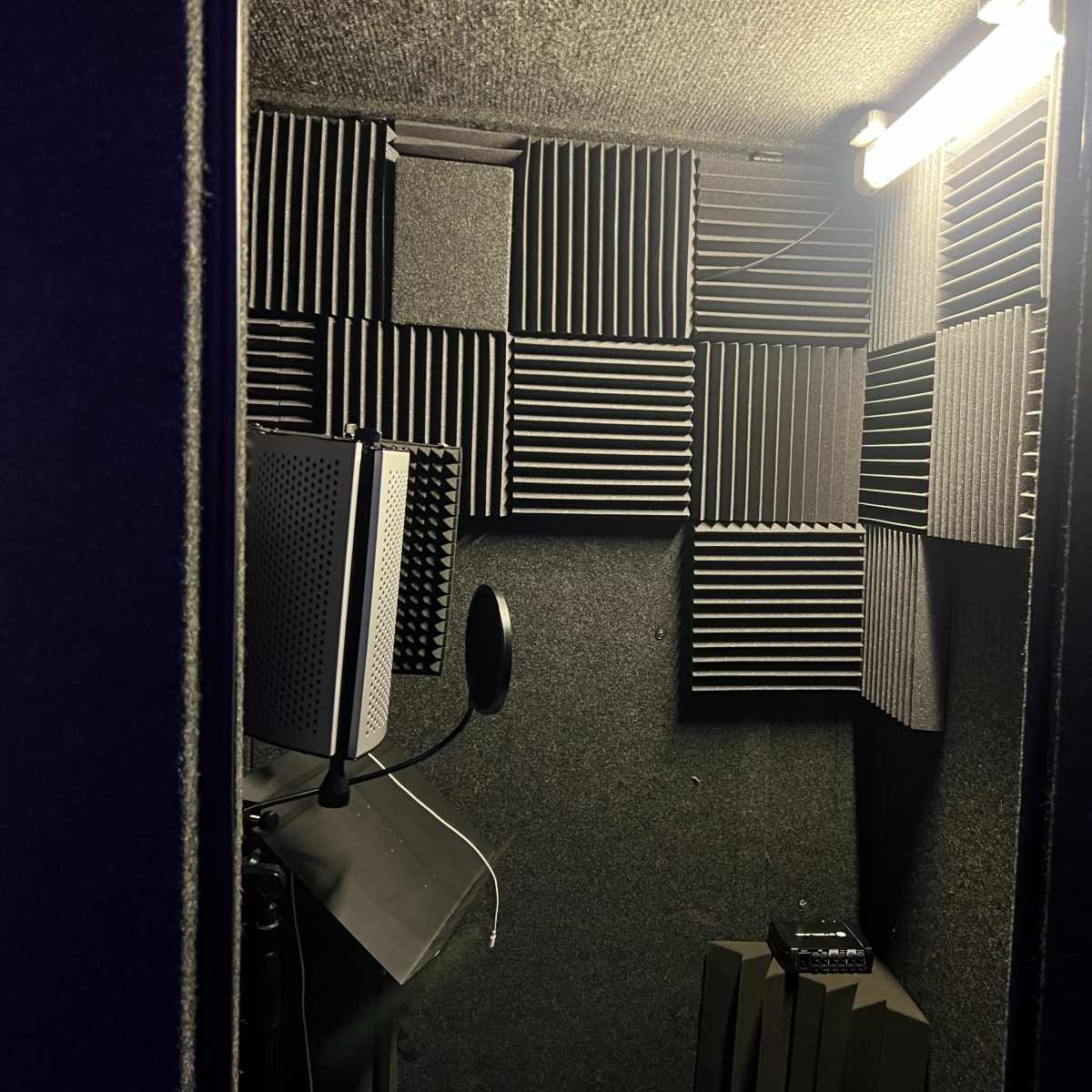 Recording Studio with Booth, Piano, and Pro-Tools, Woodland Hills, CA ...