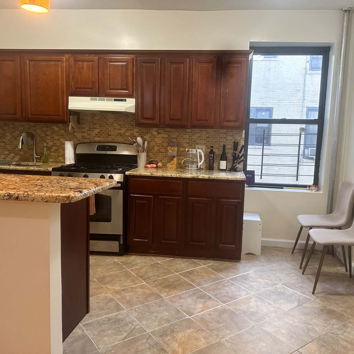 Spacious rooms w/Natural light & movable furniture, New York, NY ...